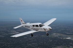 Piper Certifies & Delivers First Pilot 100i Trainer Aircraft ...